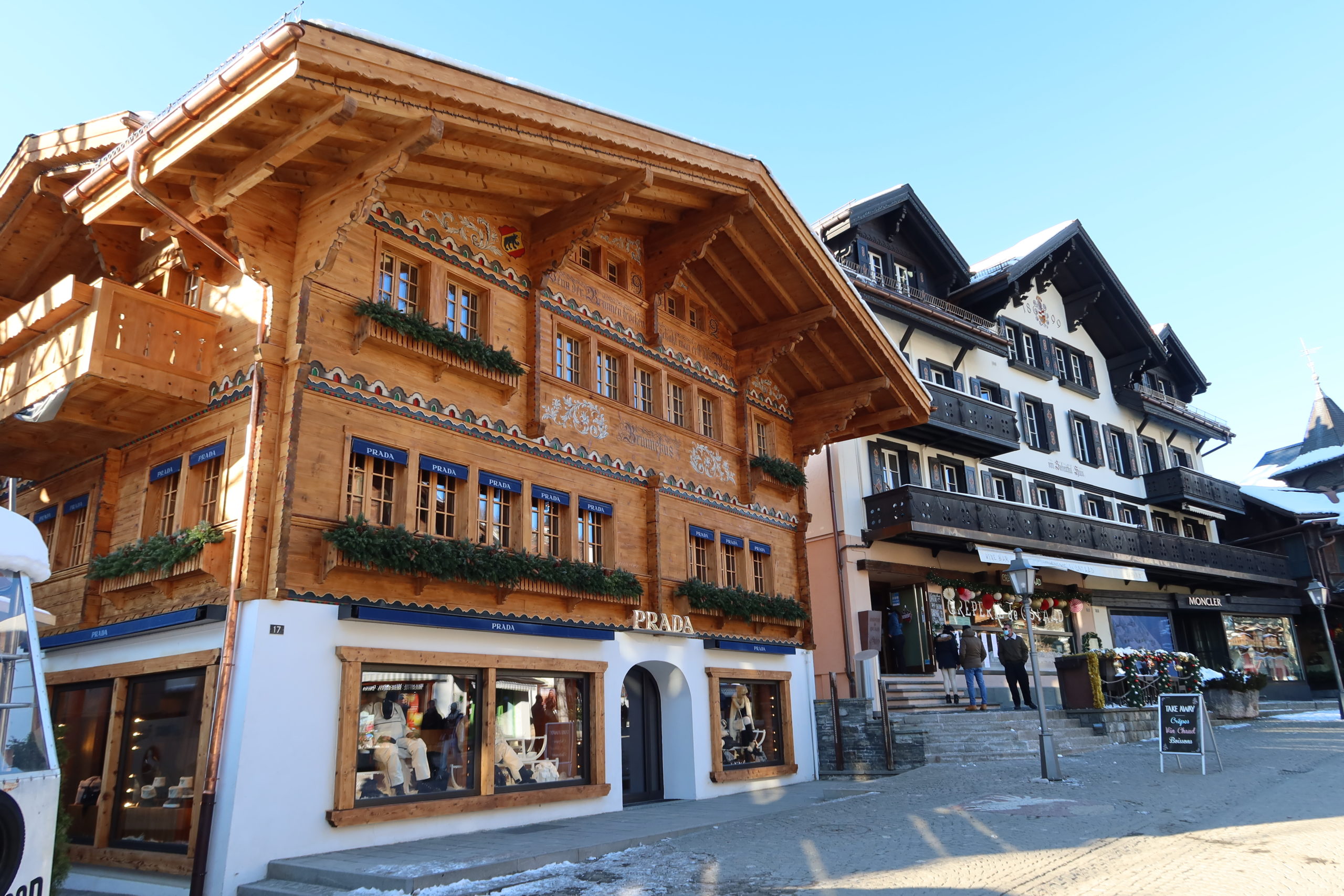 Louis Vuitton Gstaad Promenade Gstaad Palace | Paul Smith